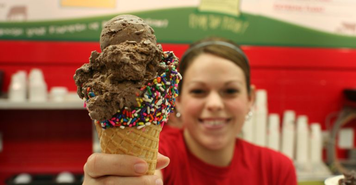 7 Hidden Ice Cream Shops in Ohio Towns