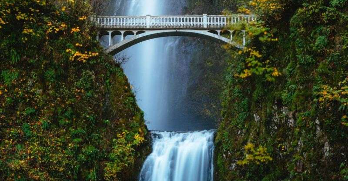 The Story Behind Oregon's Most Iconic Waterfall, Multnomah Falls