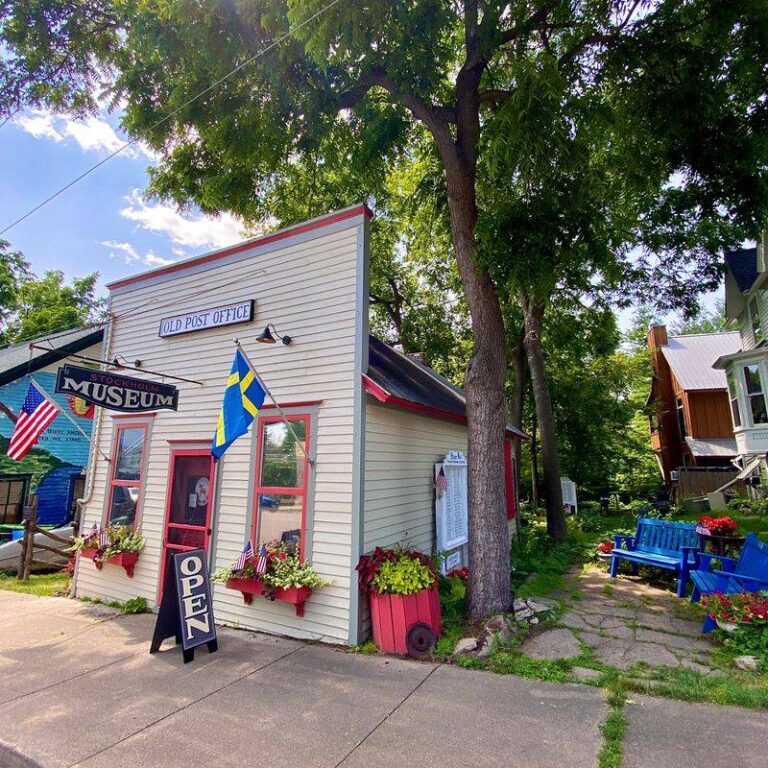 A Wisconsin Village Under 100 That Becomes a Cozy Winter Getaway