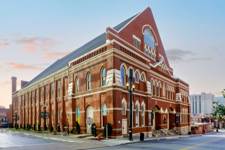 7 Tennessee's Must-See Theaters And Performance Venues