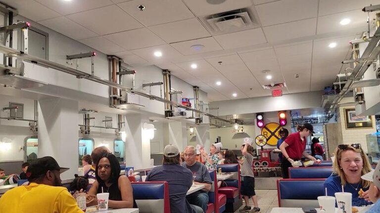 9 Historic Railway Diners To Visit In Kansas
