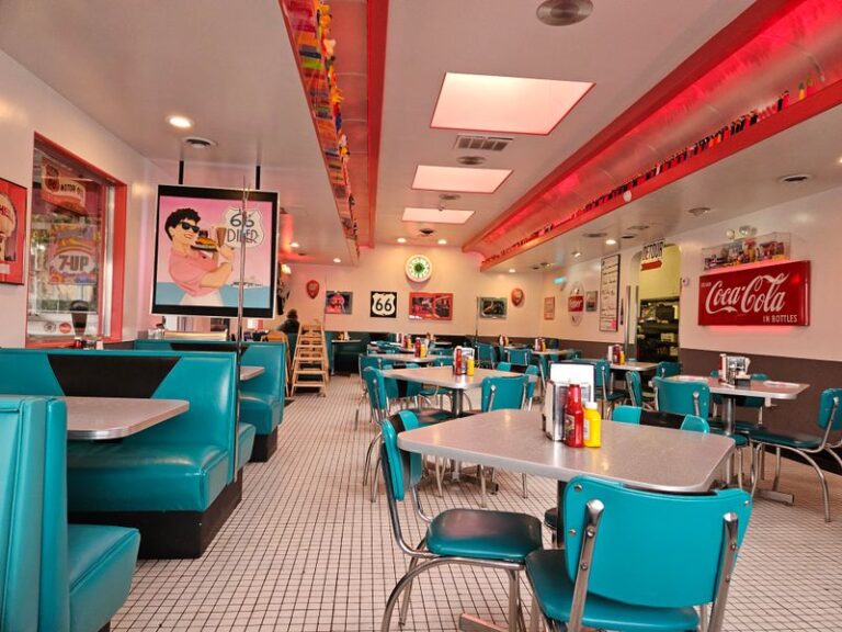 A Slice of 1950s Americana Inside Albuquerque's Beloved Retro Diner In ...