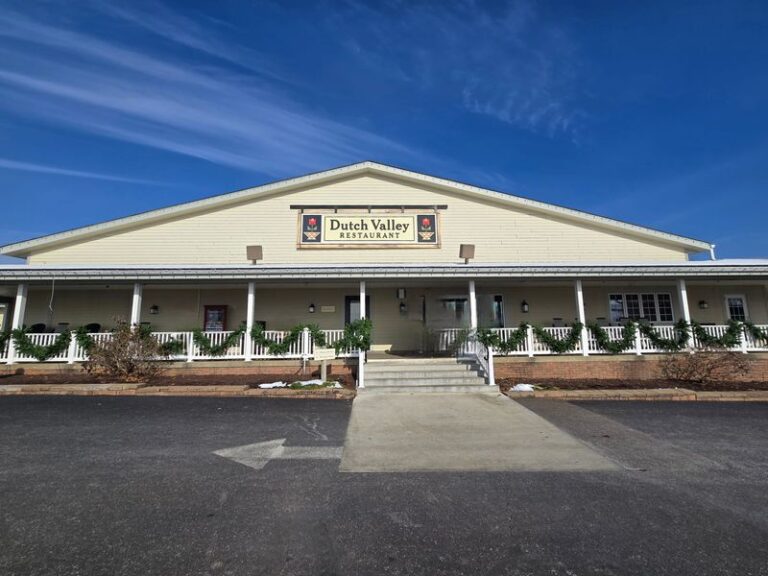 10 Amish Country Dining Spots In Ohio That Travelers Constantly Recommend