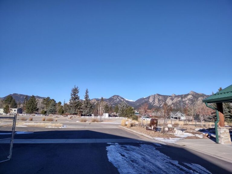 Estes Park In Colorado Becomes A Festive Christmas Destination Drawing ...