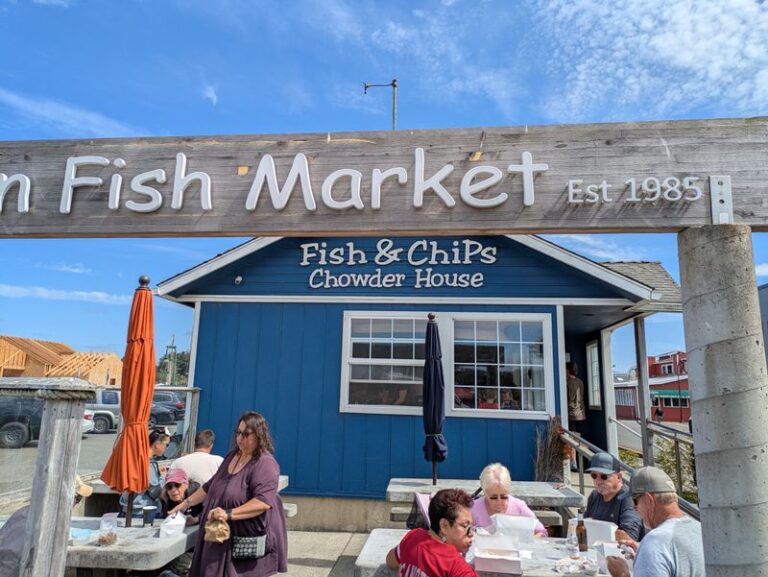 10 Hole-in-the-Wall Chowder Spots in Oregon With Pure Coastal Flavor