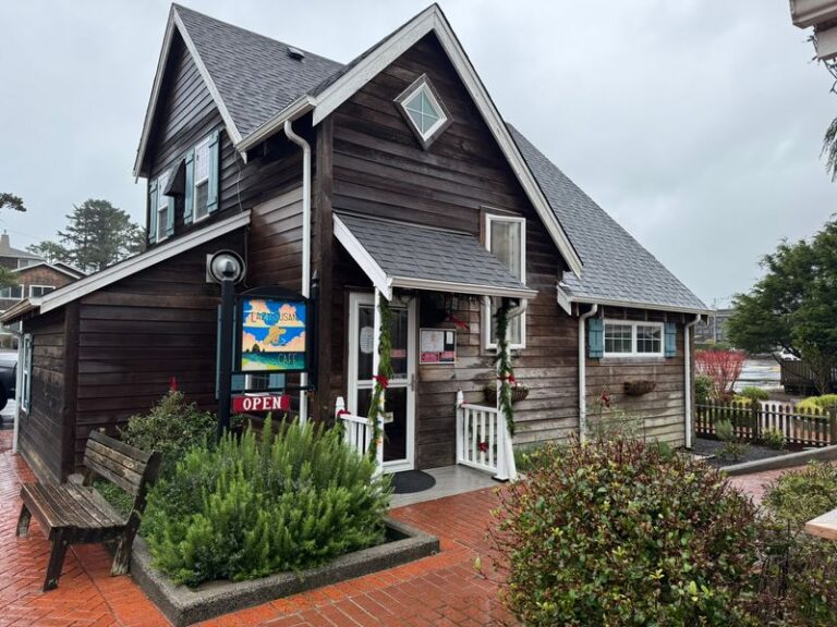 9 Small Oregon Restaurants Worth Driving a Few Hours For