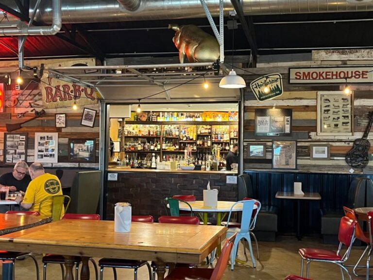An Oklahoma Restaurant Where Barbecue Ribs Are the Main Reason People Stop