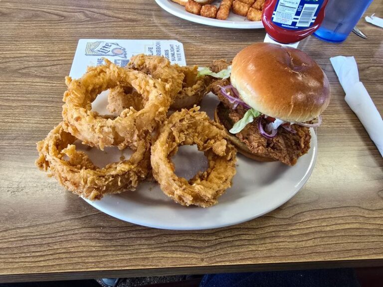 Indiana’s Legendary Indianapolis Diner Flips Burgers That Taste Like ...