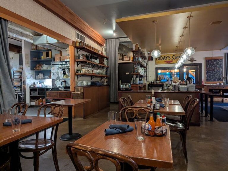 Oregon Breakfast Places So Good Locals Don't Mind Waiting in Line