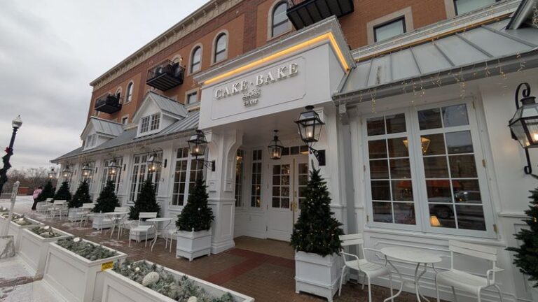 This Indiana Bakery Serves Pastries That Keep Dessert Lovers Coming ...