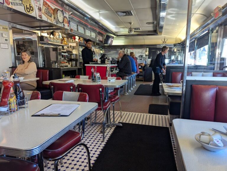 The Old-School Diner In New Jersey That's Full Of Unexpected Foodie ...
