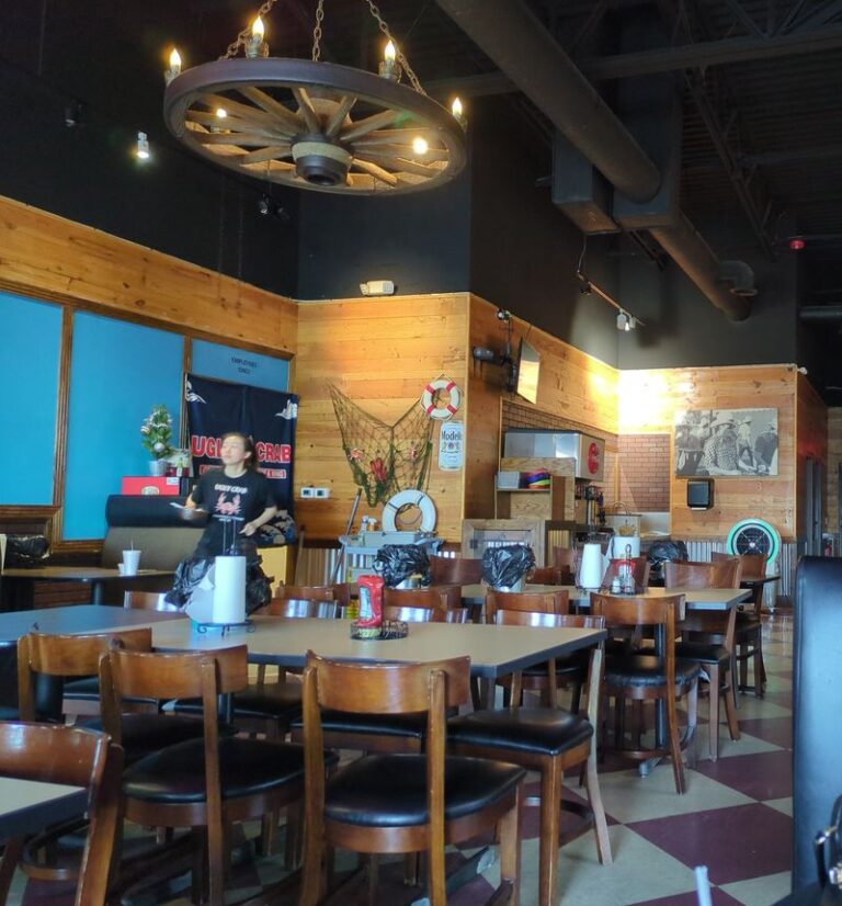 This Easygoing Indiana Restaurant Serves Lobsters That Will Blow Your Mind