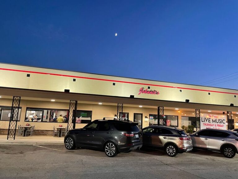 This Oklahoma Buffet Looks Too Simple to Be This Good