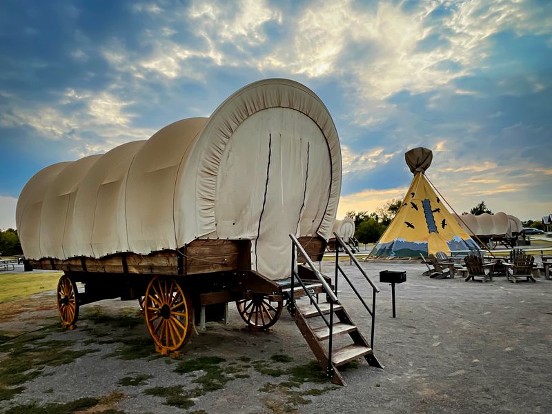 This Oklahoma Covered Wagon Getaway Makes the Stars Your Ceiling