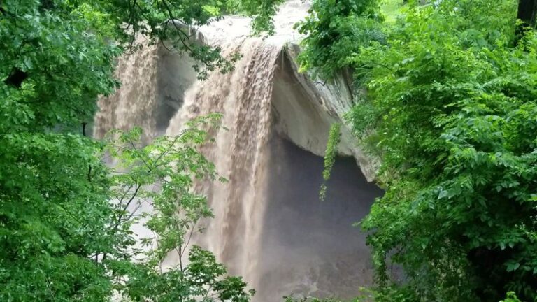 This "Soul-Cleansing" Indiana Waterfall Is Higher Than Most Buildings ...