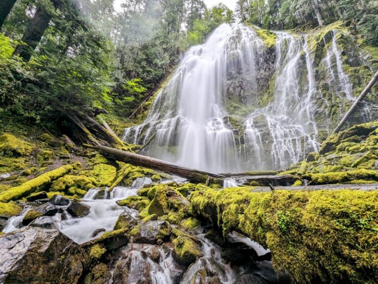This Oregon Waterfall Trail Feels Like a Hidden Paradise