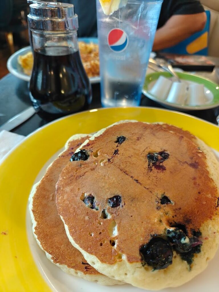 The New Jersey Pancake Stop That Keeps Crowds Coming Back