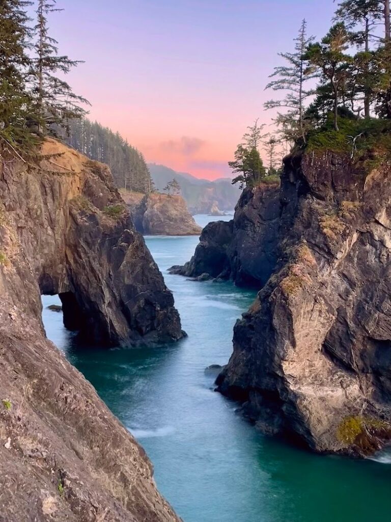 This Hidden Oregon Coastal Spot Has Some Of The Most Beautiful Natural ...