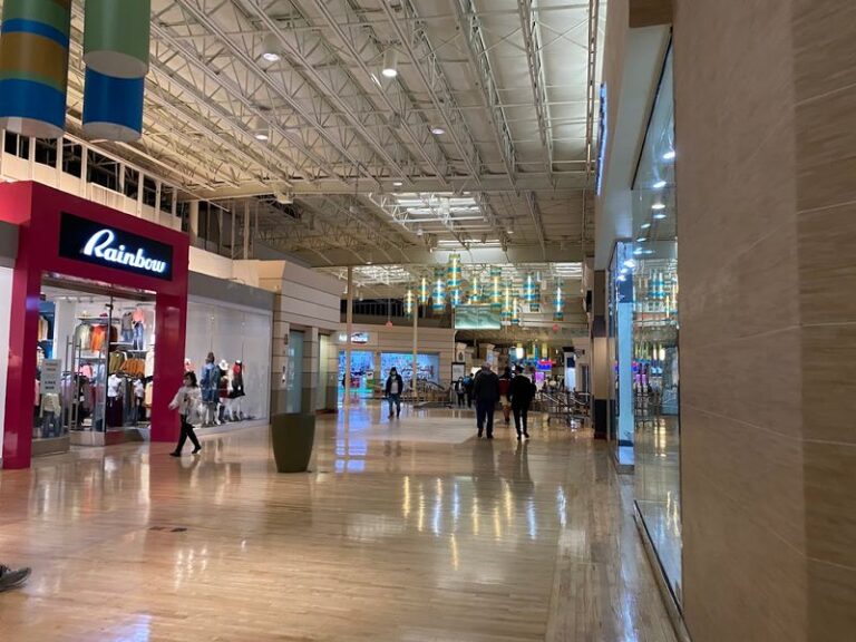 This Virginia Mega-Mall Merges Major Shopping And Endless Fun Into One Loop