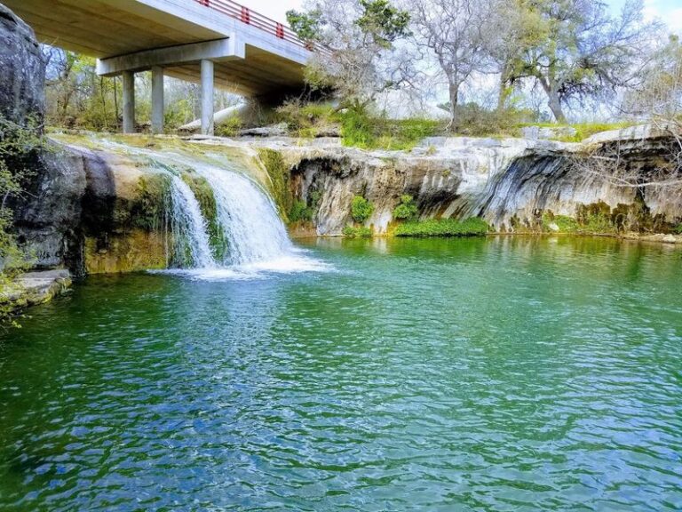 This Gorgeous Texas Waterfall Is Quietly Sitting In Plain Sight Inside ...