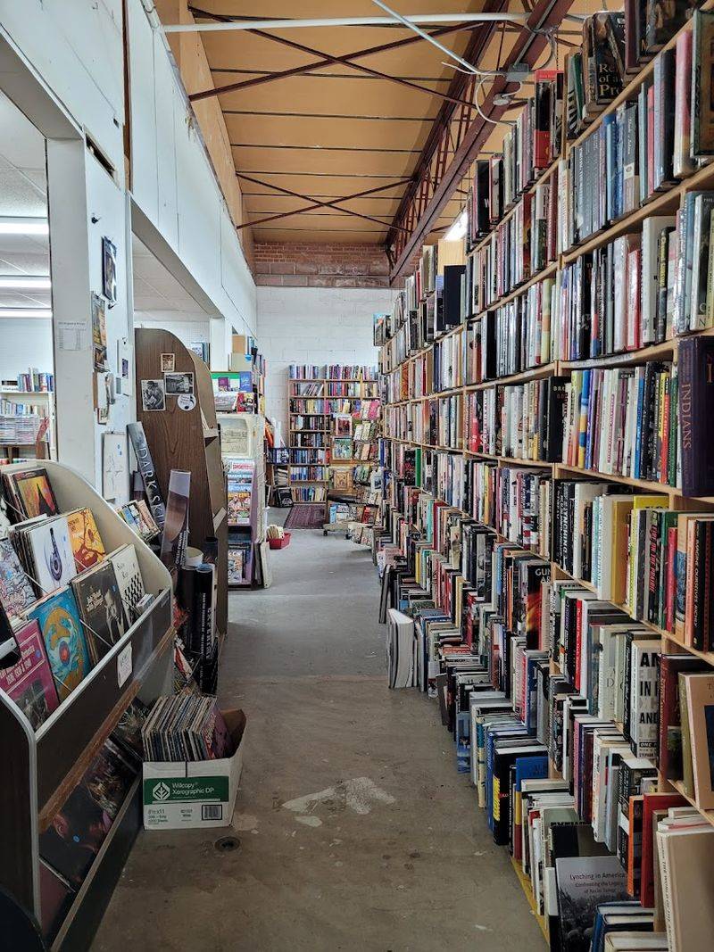 Rows Of Affordable Used Books Make This Texas Shop A Dream Destination ...