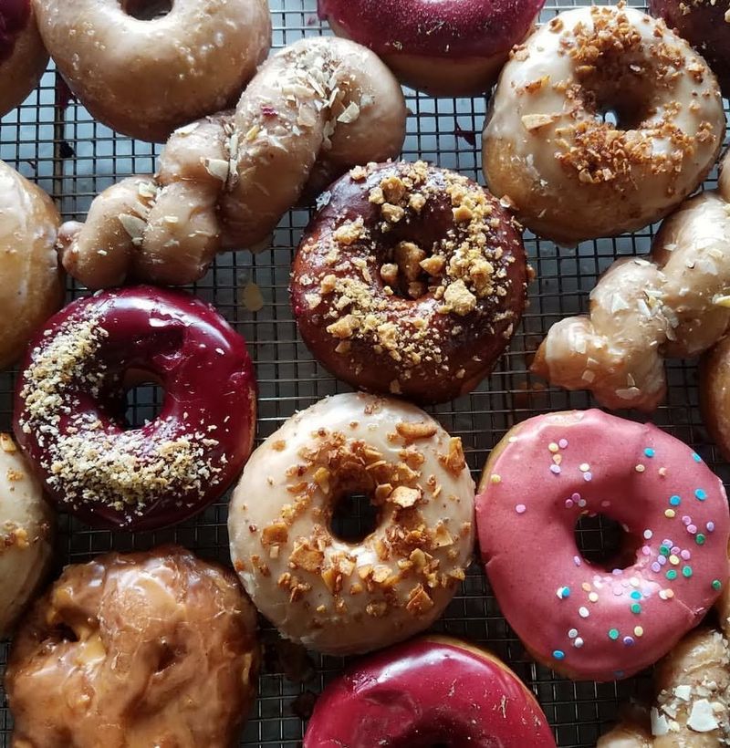 11 No-Frills Oregon Bakeries That Locals Swear Serve the Best Donuts in ...
