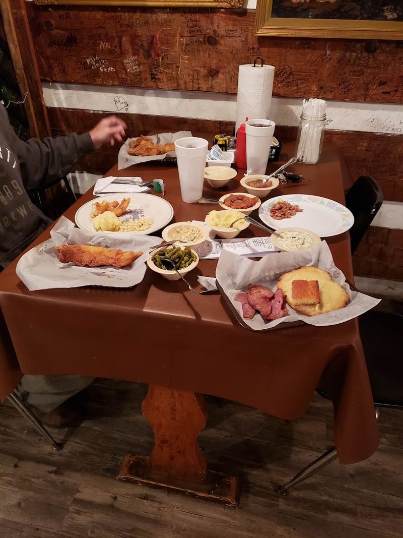 This North Carolina Country Restaurant Turns Family-Style Meals ...