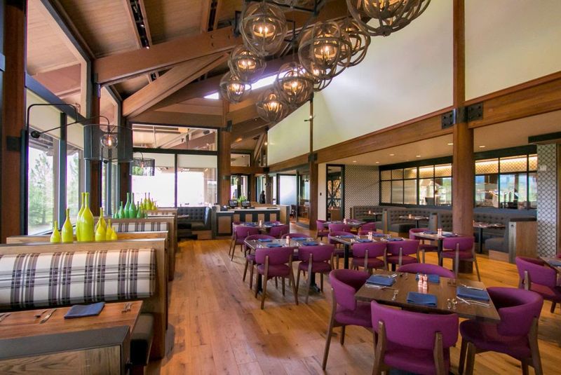 This Oregon Restaurant Has Floor-to-Ceiling Windows With a Sunset View ...