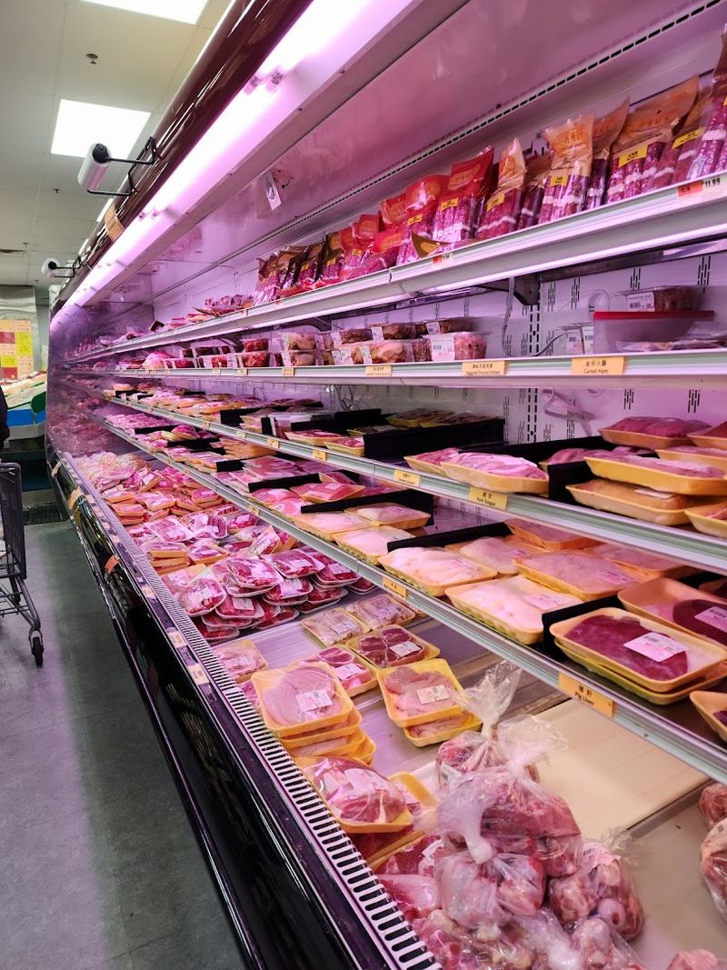 New Jersey's Massive Asian Supermarket Is A Hidden Food Wonderland