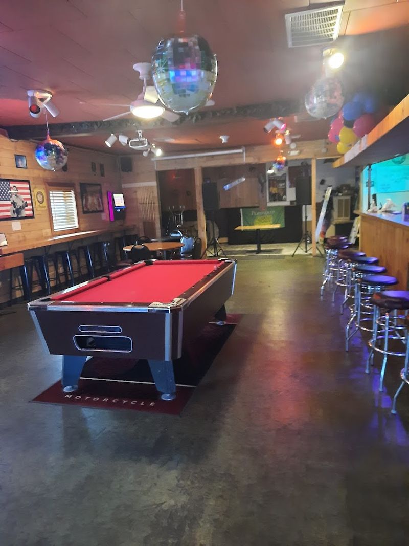 This Oregon Bar Serves One of the State's Best Burgers (You Can Eat It ...