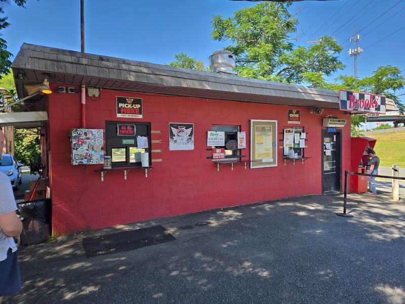 This Legendary Old-School Hamburger In North Carolina Is Handed Across ...