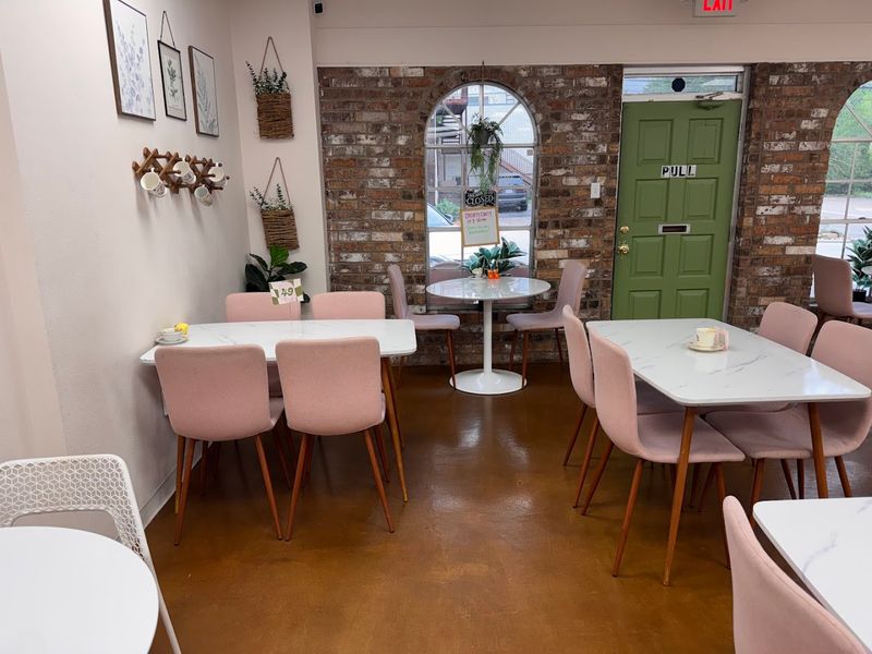 The Beautiful Dining Rooms At This Texas Cafe Feel Like They Belong In ...