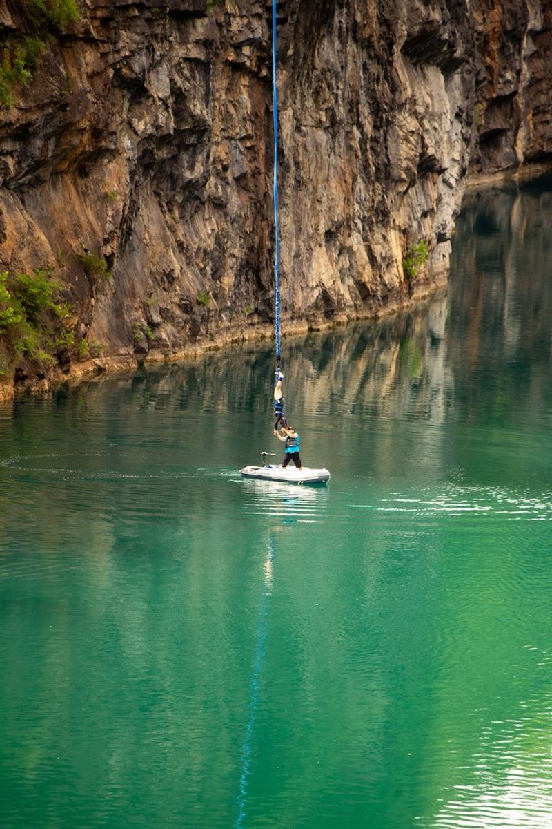 This West Virginia Quarry Offers The Only Water-Dip Bungee Jump In The ...