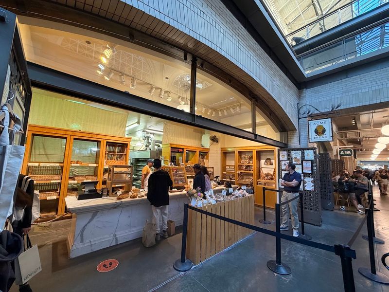 This California Ferry Building Marketplace Turns Bay Views, Food Stalls ...
