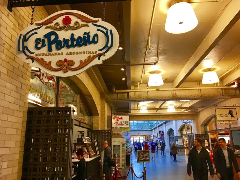 This California Ferry Building Marketplace Turns Bay Views, Food Stalls ...