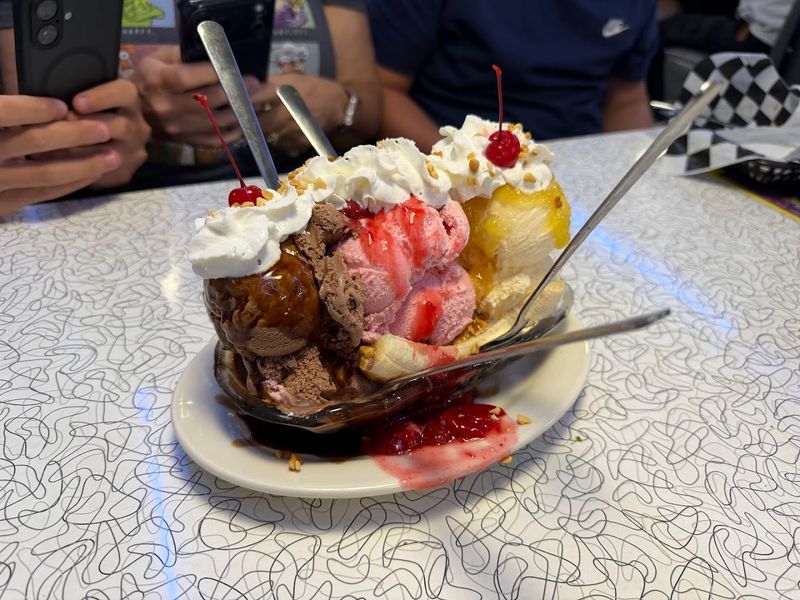 This 1950s Diner in Tennessee Serves a Banana Split That Should Have ...